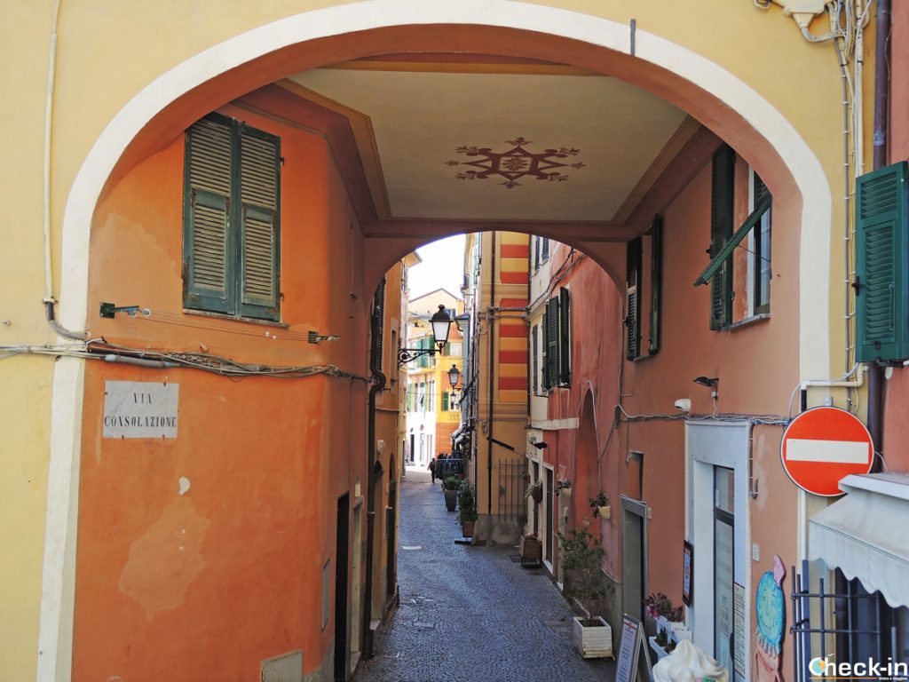 Escursione in Liguria a piedi - Cosa vedere in un giorno a Celle Ligure