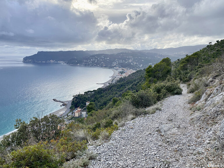 Trekking nel ponente ligure, escursione da Spotorno al Monte Mao