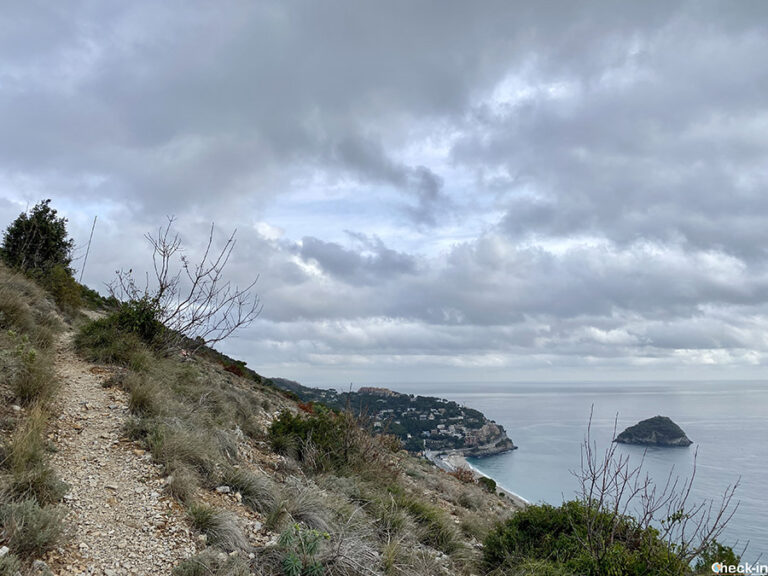 Trekking nel ponente ligure, escursione da Spotorno al Monte Mao